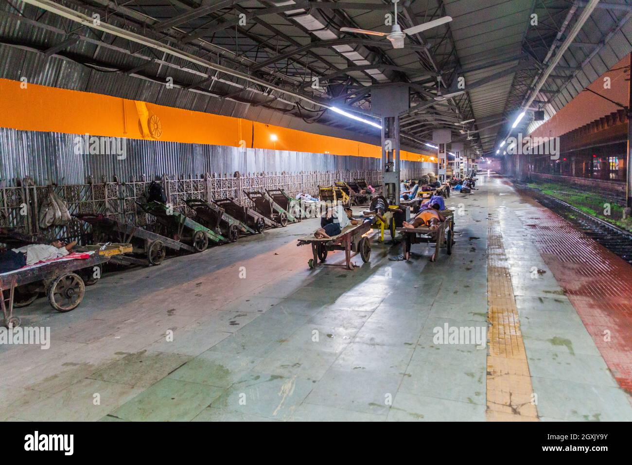Howrah station at night hi-res stock photography and images - Alamy