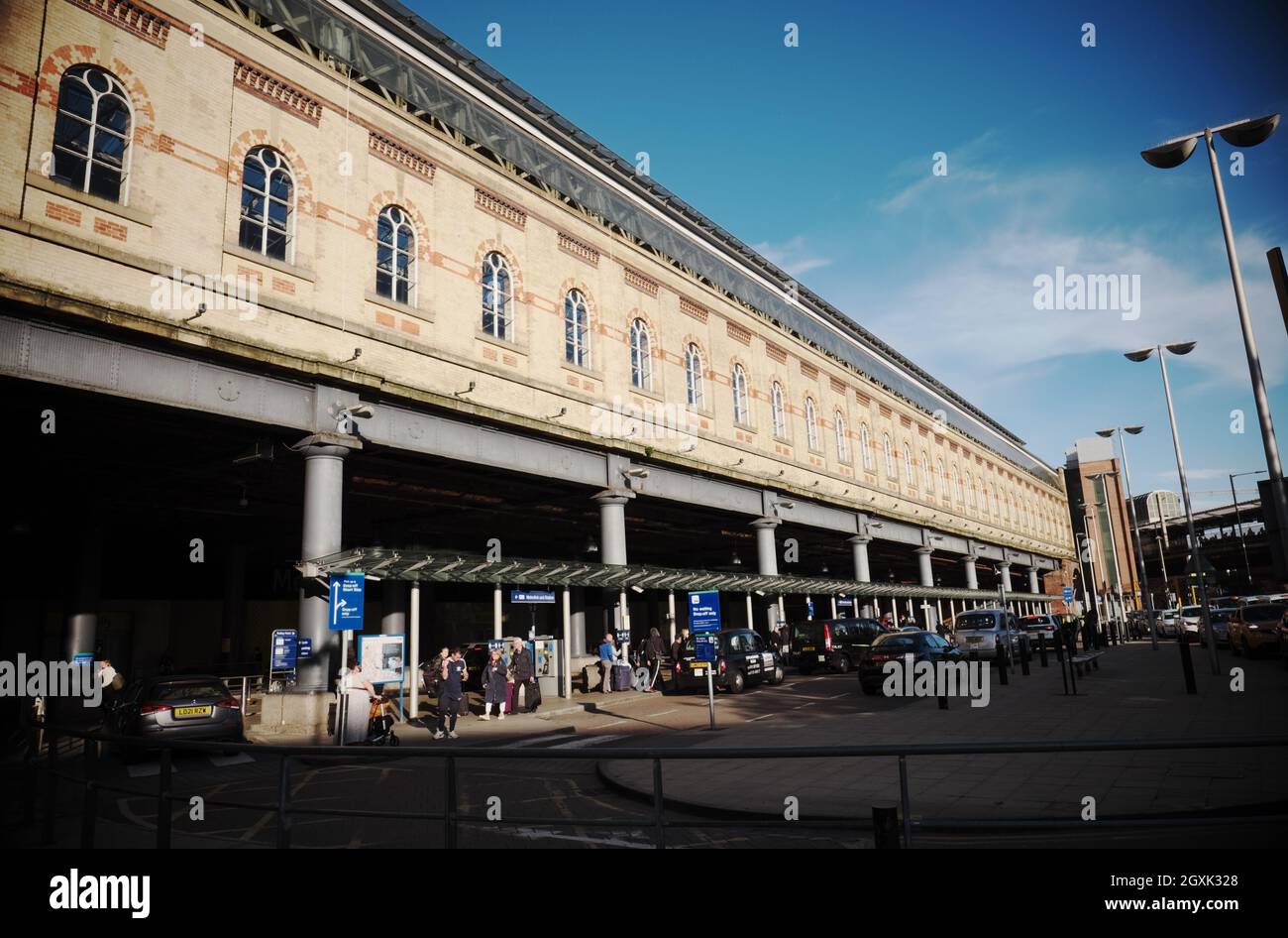 Manchester Piccadilly train station exterior in October 2021 Stock ...