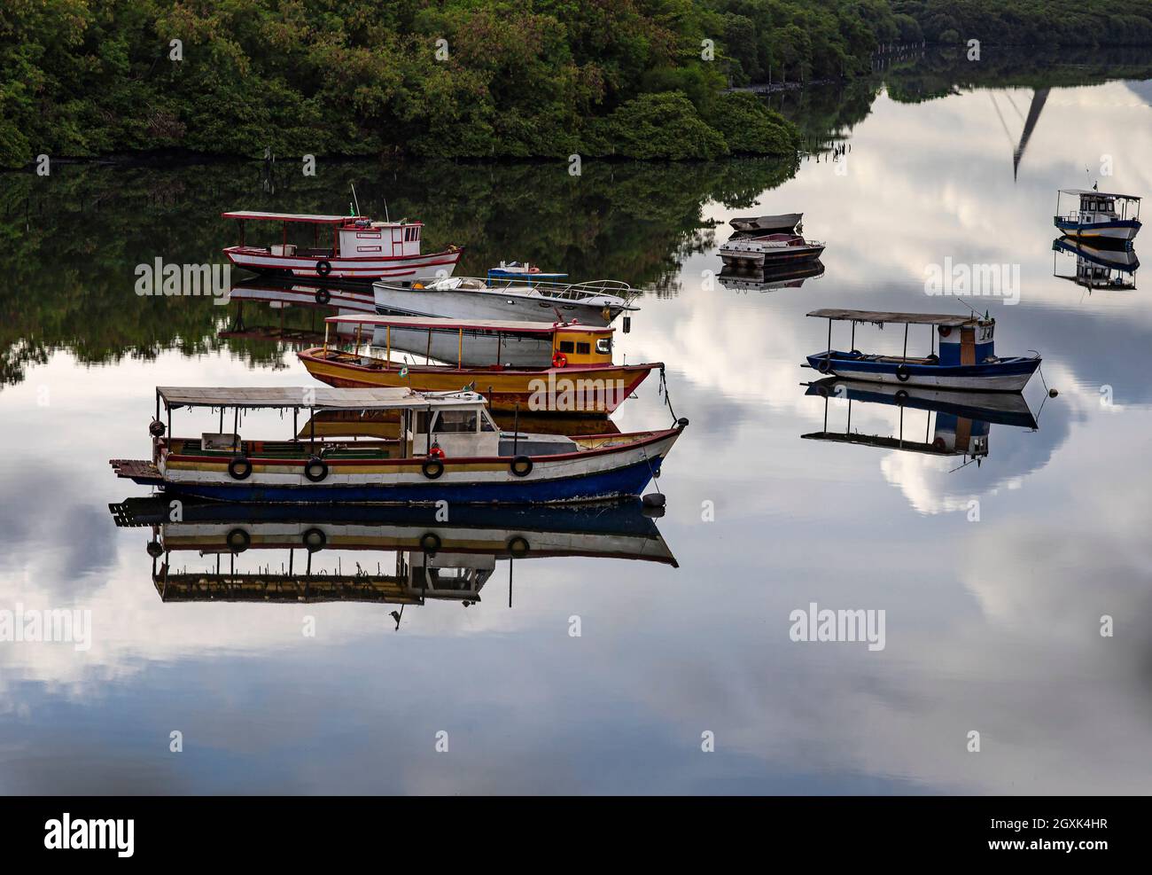 Tourist motor boats hi-res stock photography and images - Alamy