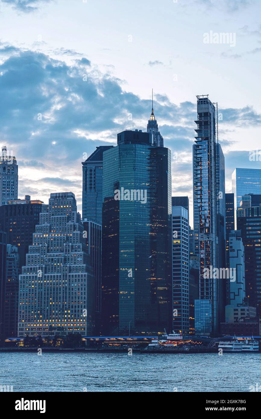 Financial district sunset hi-res stock photography and images - Alamy