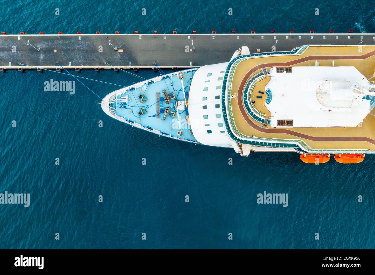 Stern luxury boat hi-res stock photography and images - Alamy