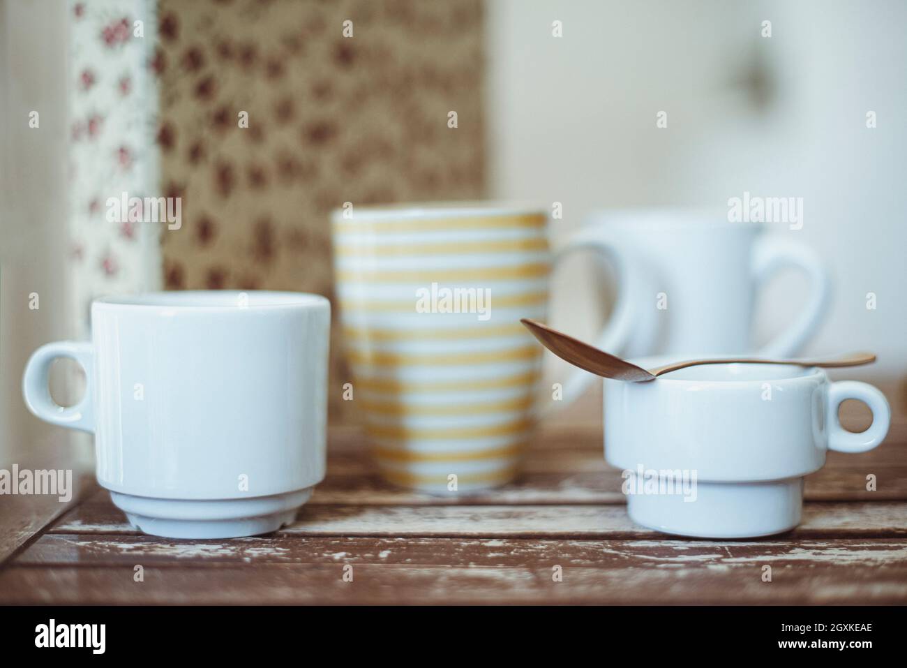 Table mugs mug hi-res stock photography and images - Alamy