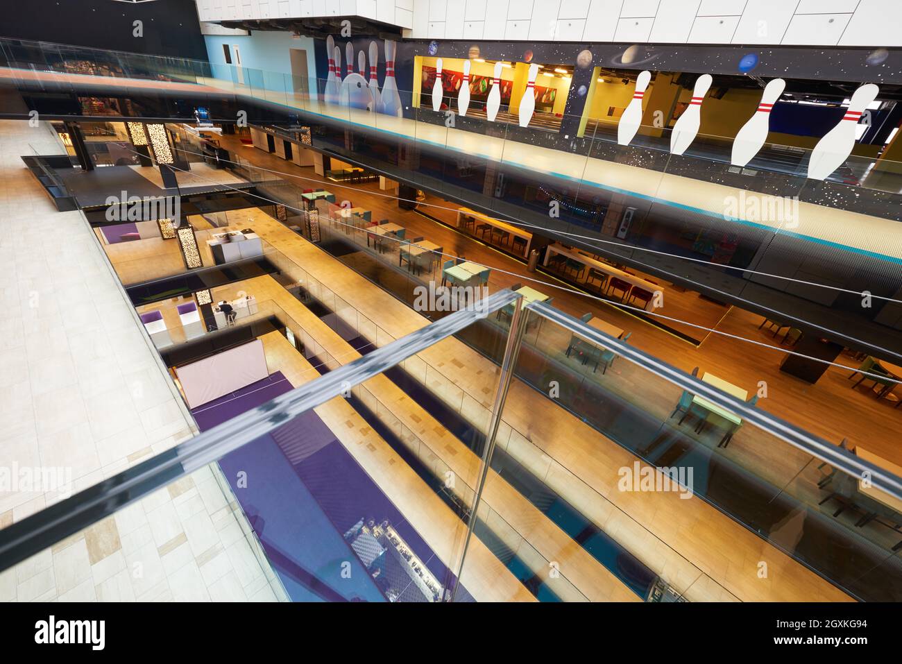 modern bright shopping mall indoor architecture Stock Photo - Alamy