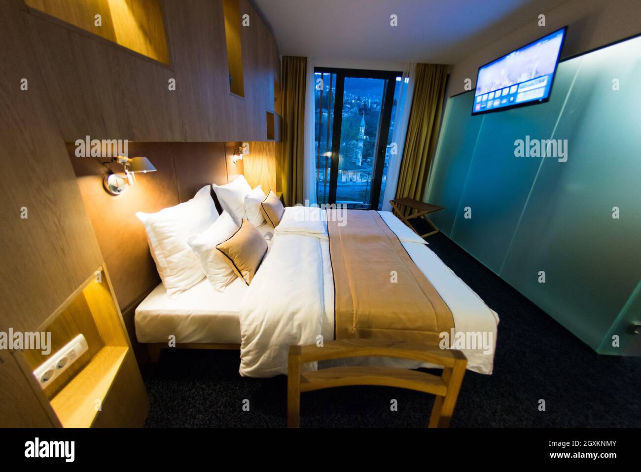 Interior of modern comfortable hotel room Stock Photo - Alamy