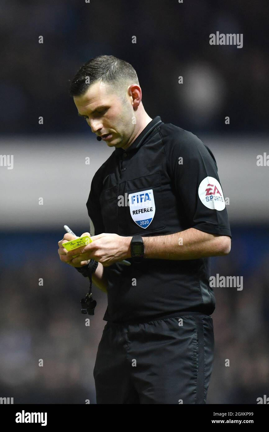 Match referee Michael Oliver Stock Photo - Alamy