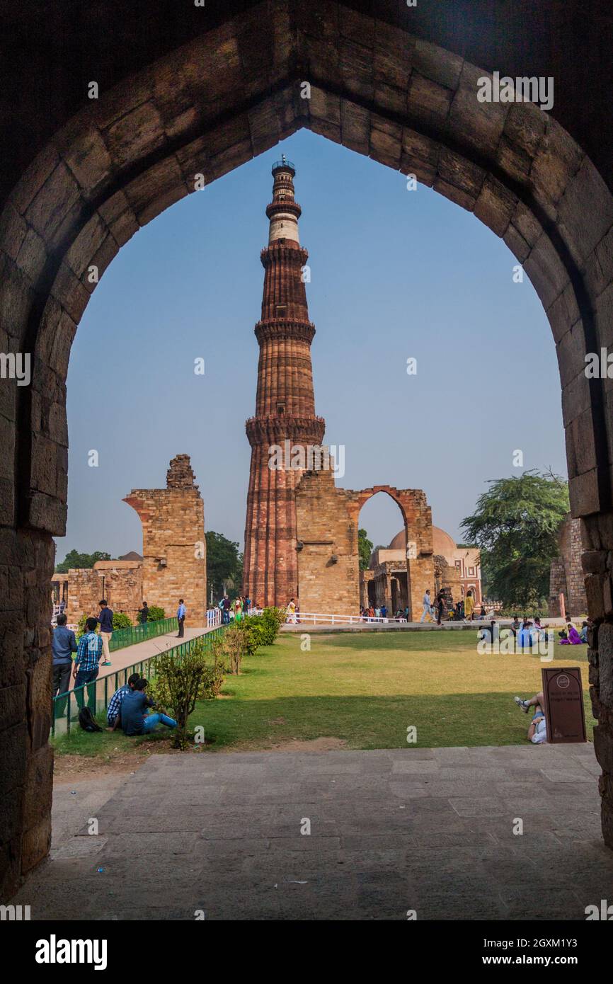 DELHI, INDIA - OCTOBER 23, 2016: View of Qutub Minar minaret through a ...