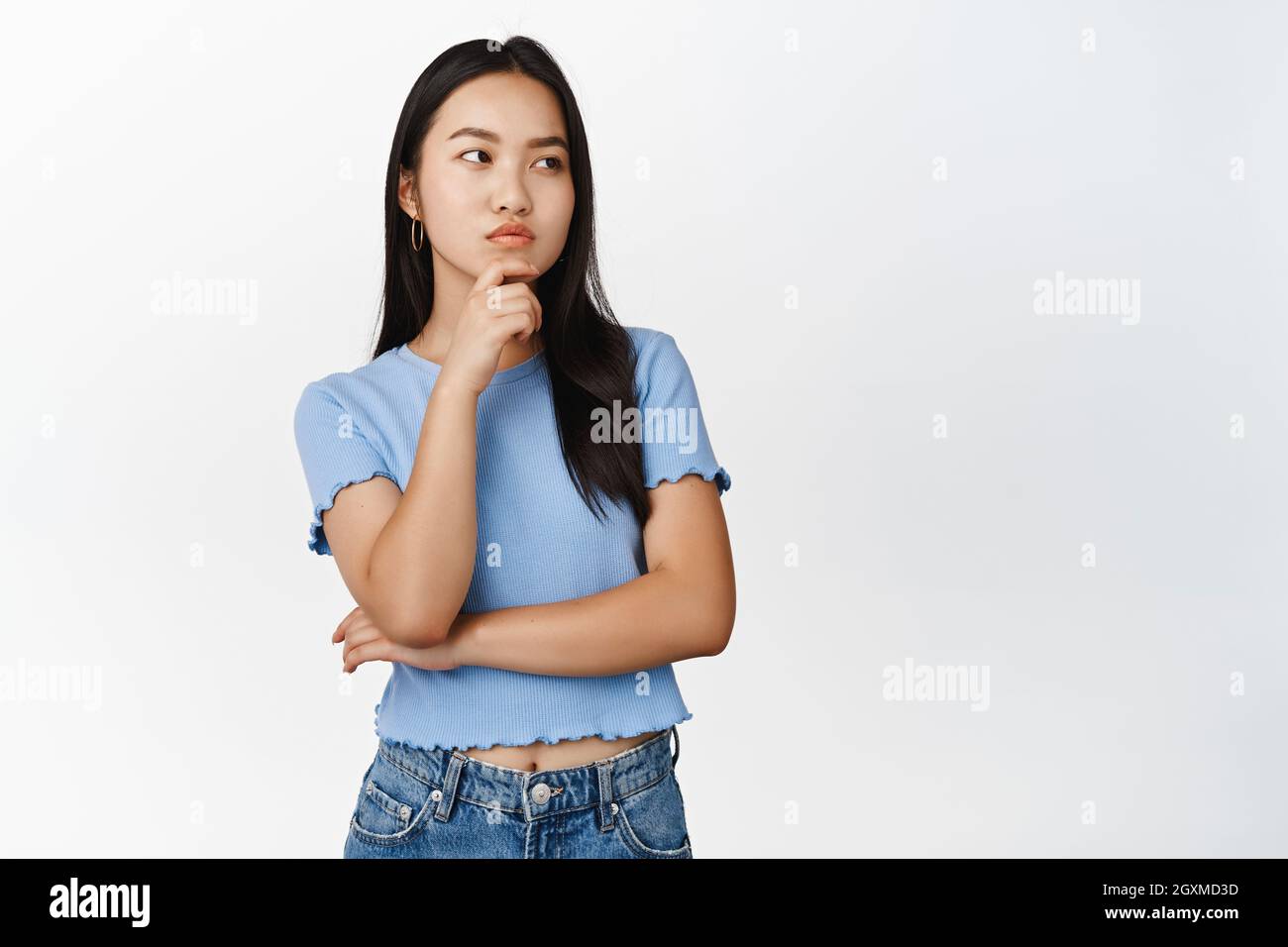 Vietnamese girl thinking hi-res stock photography and images - Alamy