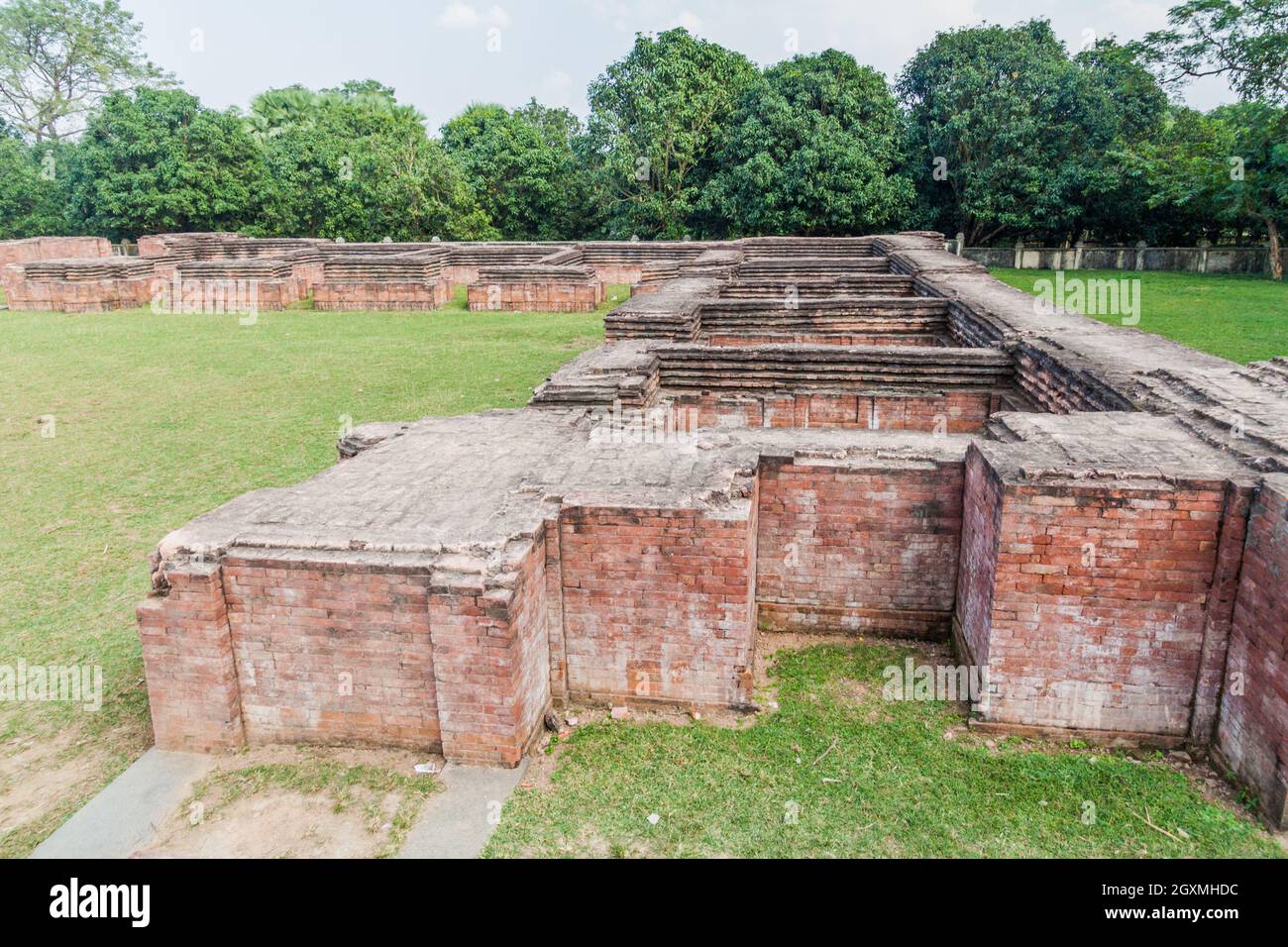 Ruins of ancient Darasbari Darashbari madrasa in Sona Masjid area ...