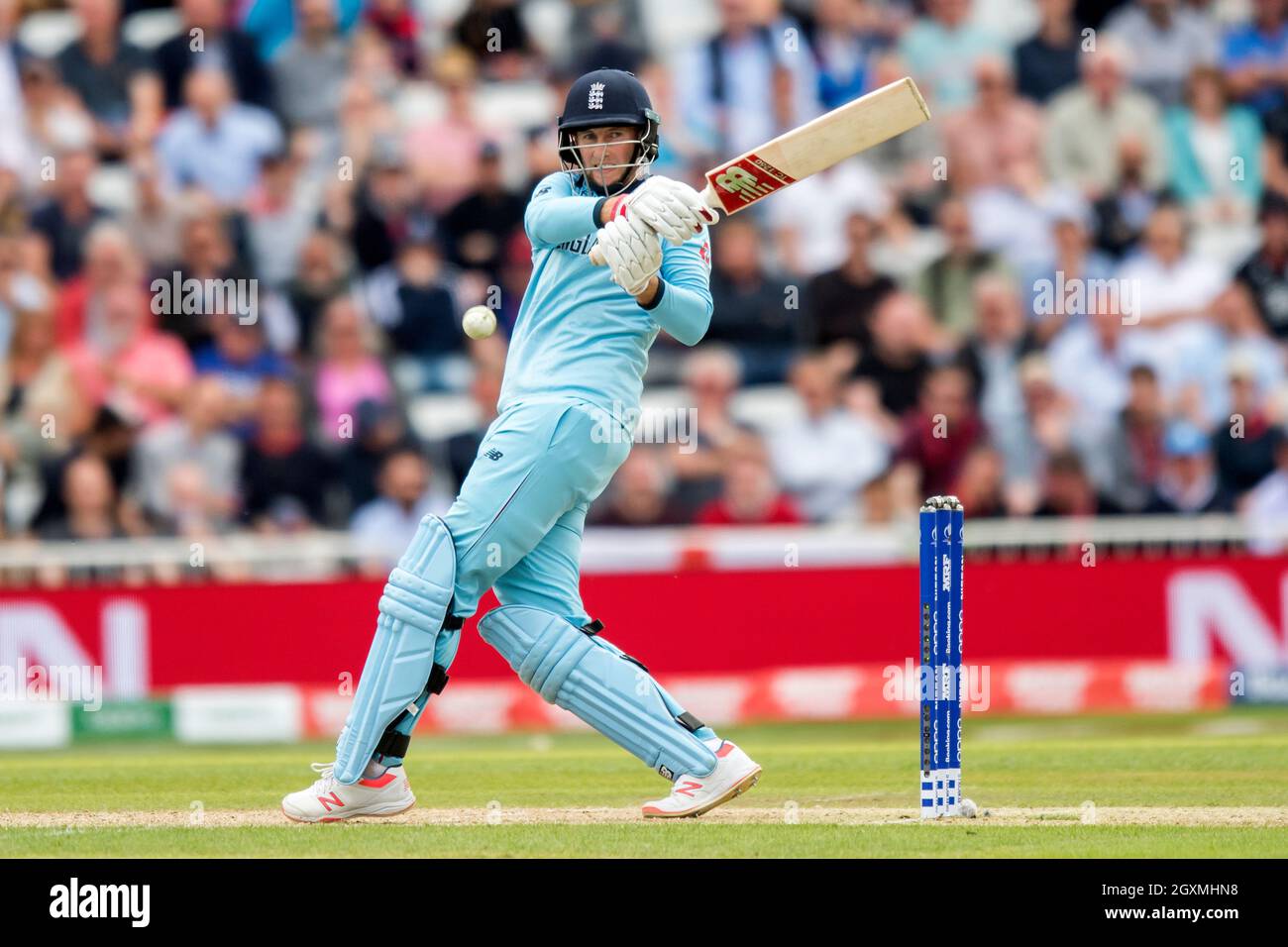 Joe root bats hi-res stock photography and images - Alamy