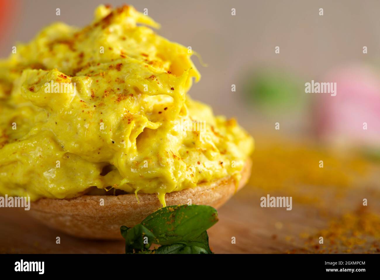 Ground pot chicken hi-res stock photography and images - Alamy