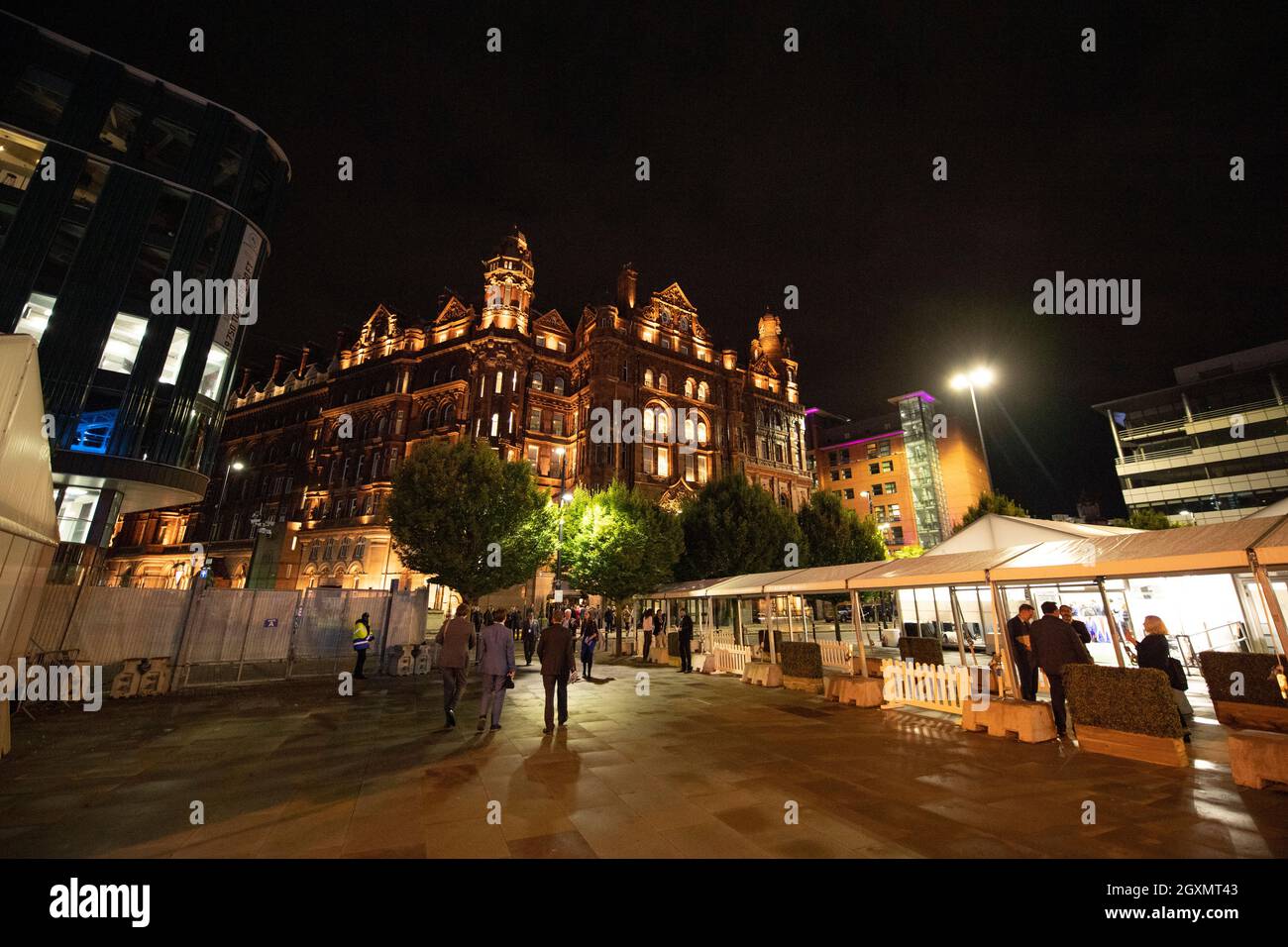 Midland hotel manchester night exterior view hi-res stock photography ...