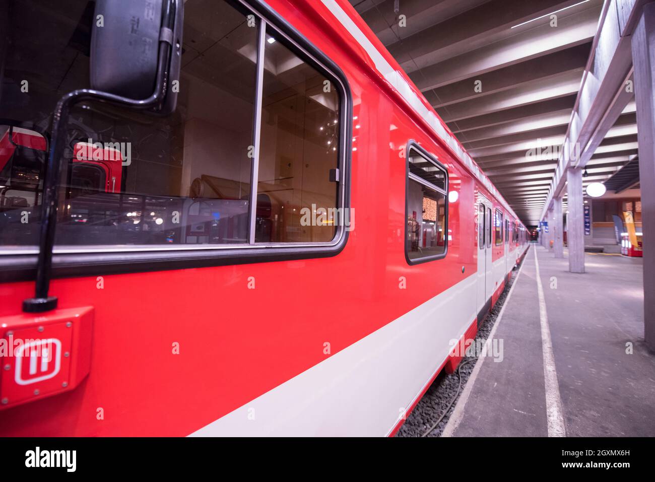 Empty train track indoor hi-res stock photography and images - Alamy