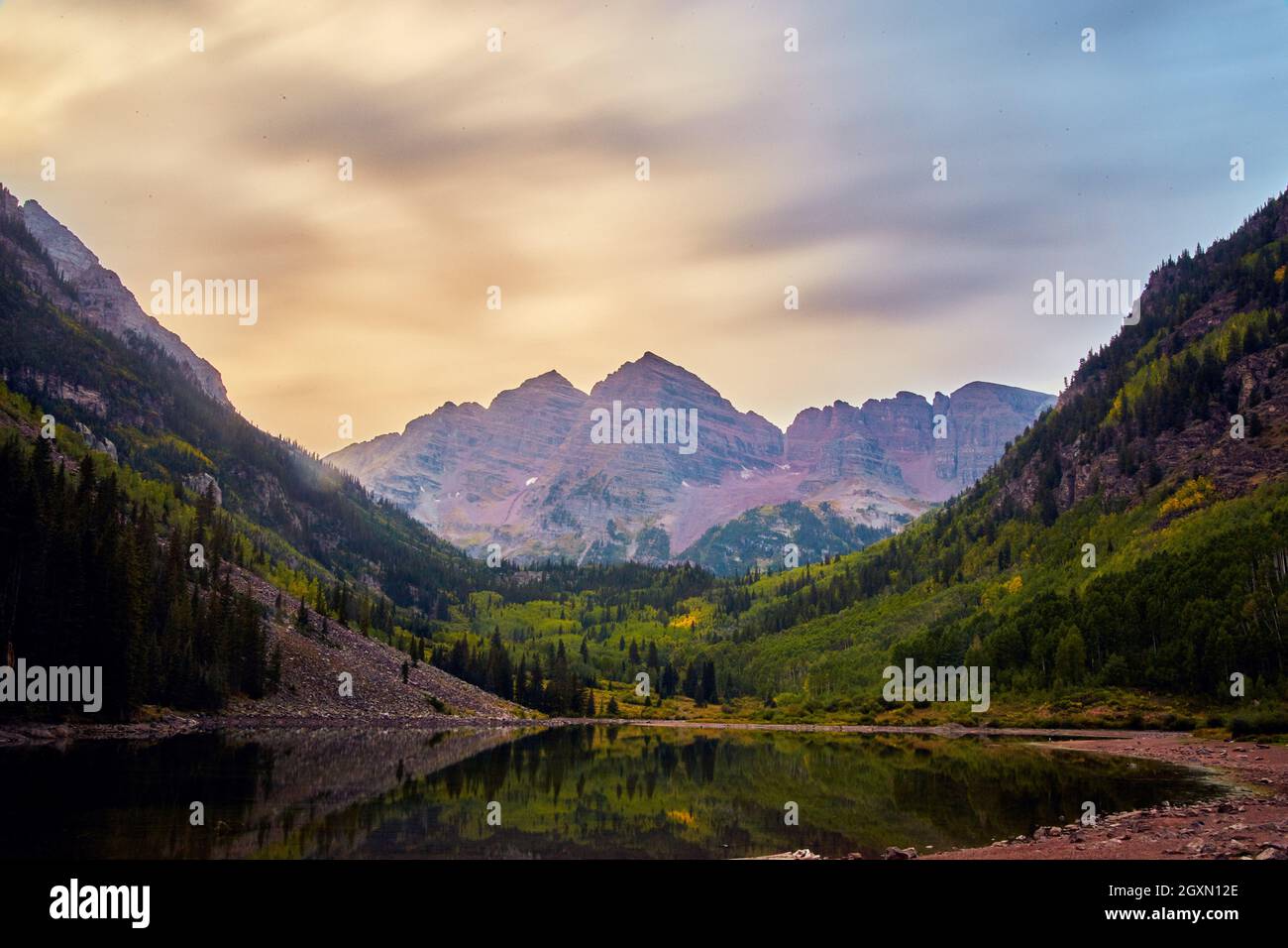 Maroon bells mountain hi-res stock photography and images - Alamy