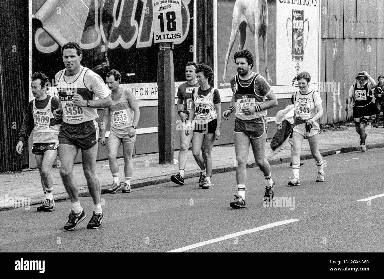 Marathon london 1986 hi-res stock photography and images - Alamy