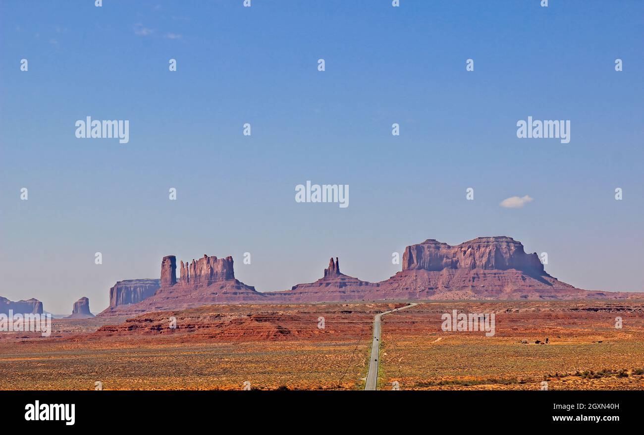 Long Highway Leading Into Monument Valley, Utah Stock Photo - Alamy
