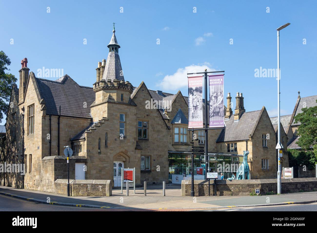 Regent street wrexham hi-res stock photography and images - Alamy