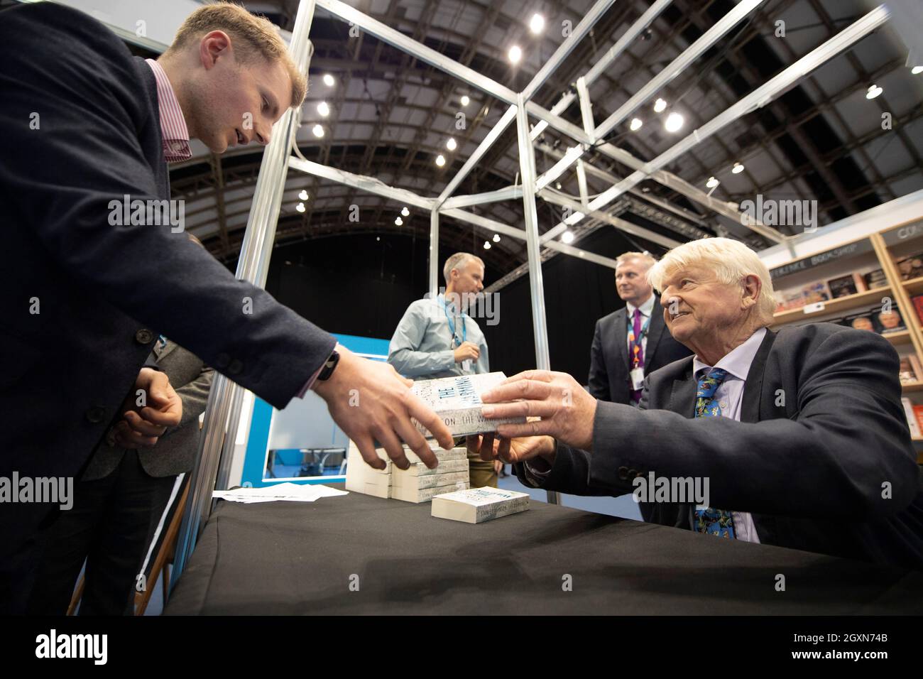 Stanley johnson book signing hi-res stock photography and images - Alamy