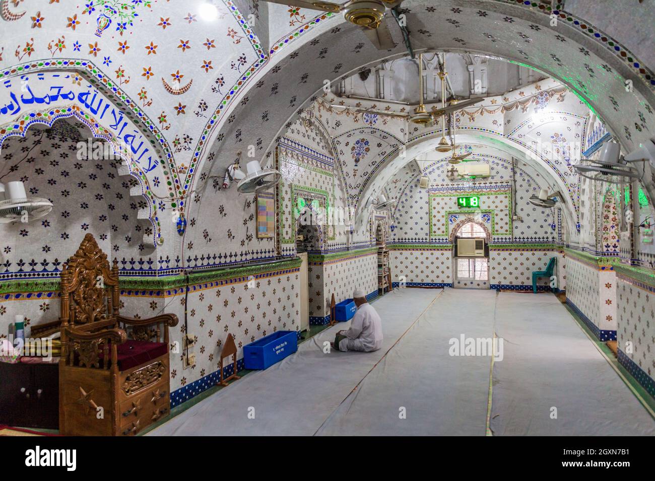 Bangladesh mosque tiles hi-res stock photography and images - Alamy