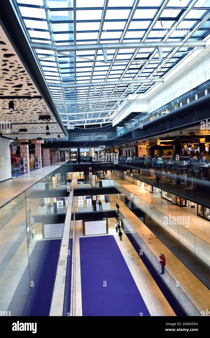 modern bright shopping mall indoor architecture Stock Photo - Alamy