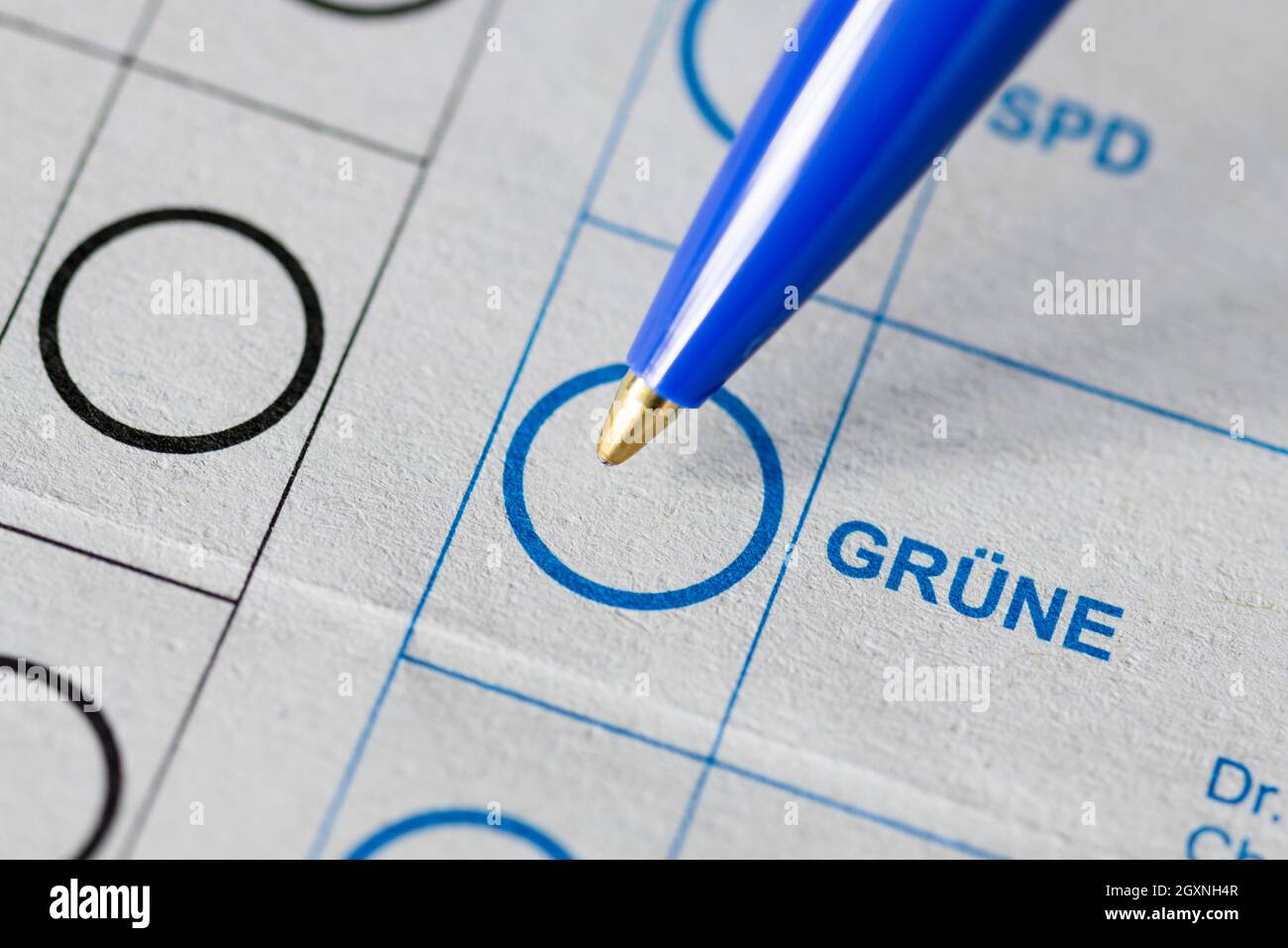 Green biros hi-res stock photography and images - Alamy