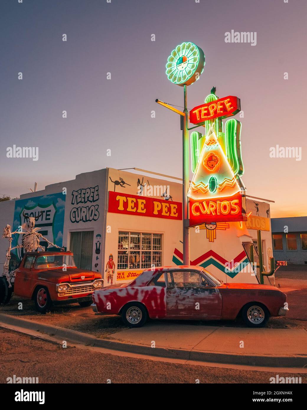 Tepee Curios vintage neon sign on Route 66 in Tucumcari, New Mexico ...