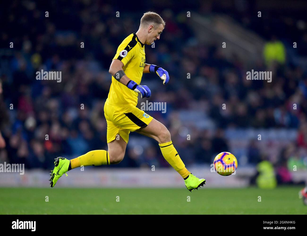 Joe hart football hi-res stock photography and images - Alamy