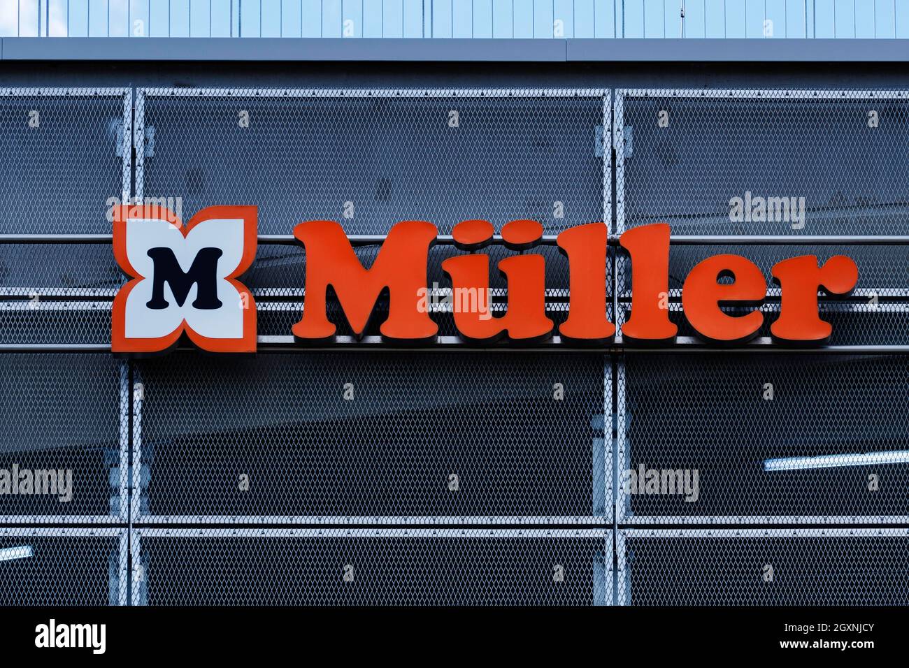 Mueller drugstore hi-res stock photography and images - Alamy
