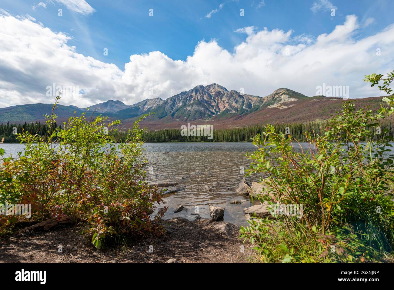 Shore of Pyramid Lake, mountain peak Pyramid Mountain in the back ...
