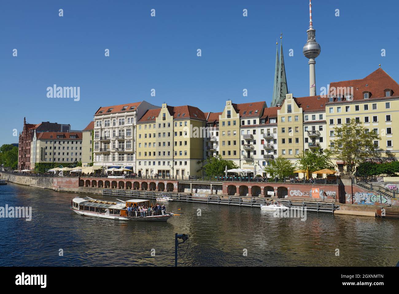 Spree, Nikolaiviertel quarter, Mitte, Berlin, Germany Stock Photo - Alamy