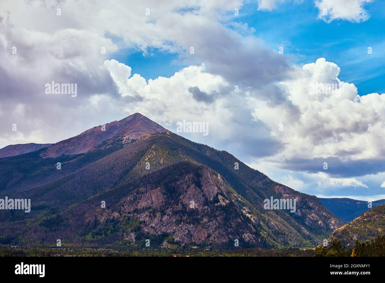 Tall mountain hi-res stock photography and images - Alamy