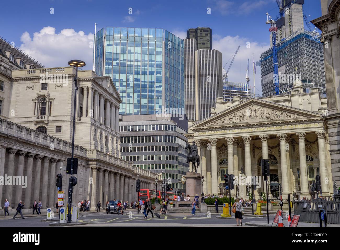 Bank of England (left), Royal Exchange (right), Threadneedle St, London ...