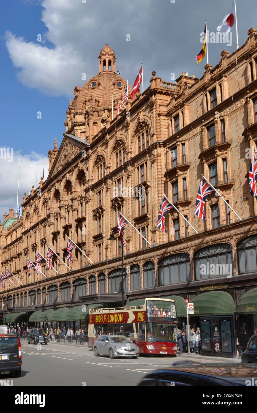 Harrods Department Store, Brompton Road, London, England, United ...