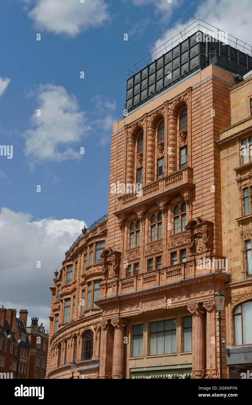Harrods Department Store, Hans Street, London, England, United Kingdom ...