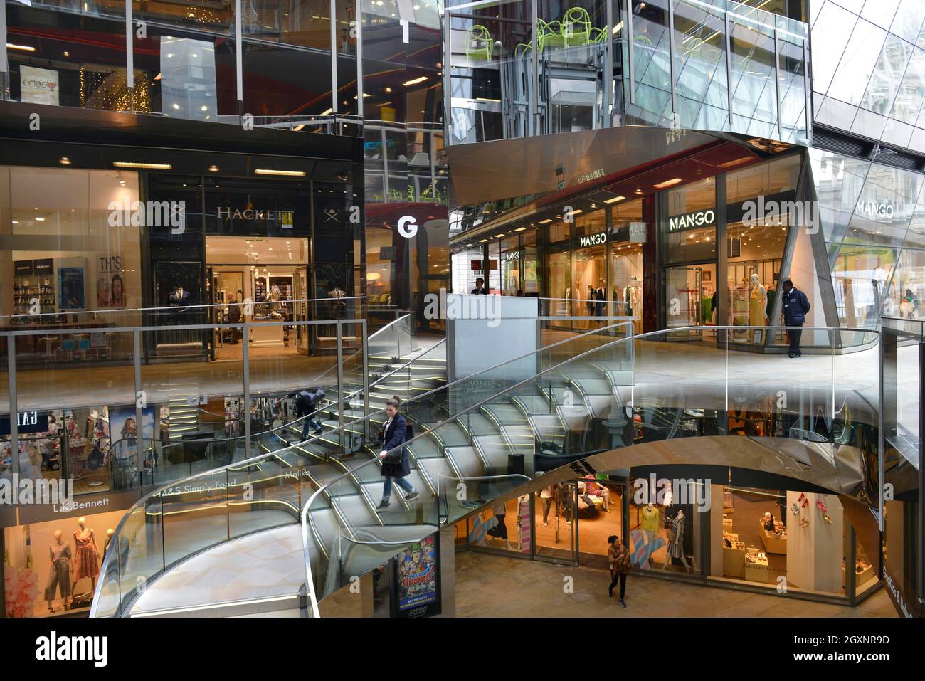 New change shopping centre london hi-res stock photography and images ...