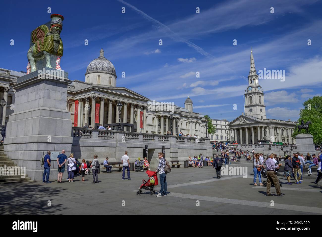 Trafalgar square overview hi-res stock photography and images - Alamy