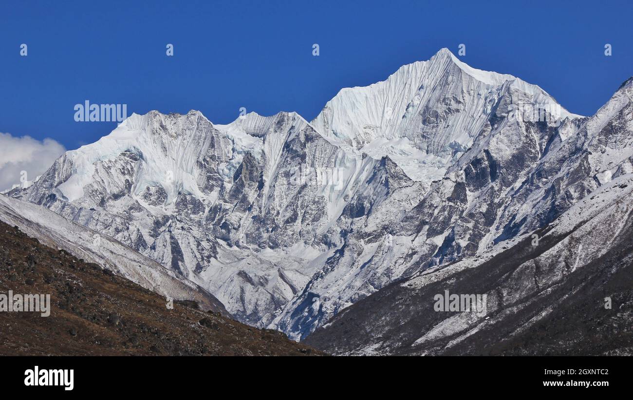 Mountain of the Langtang Himal range, Nepal Stock Photo - Alamy