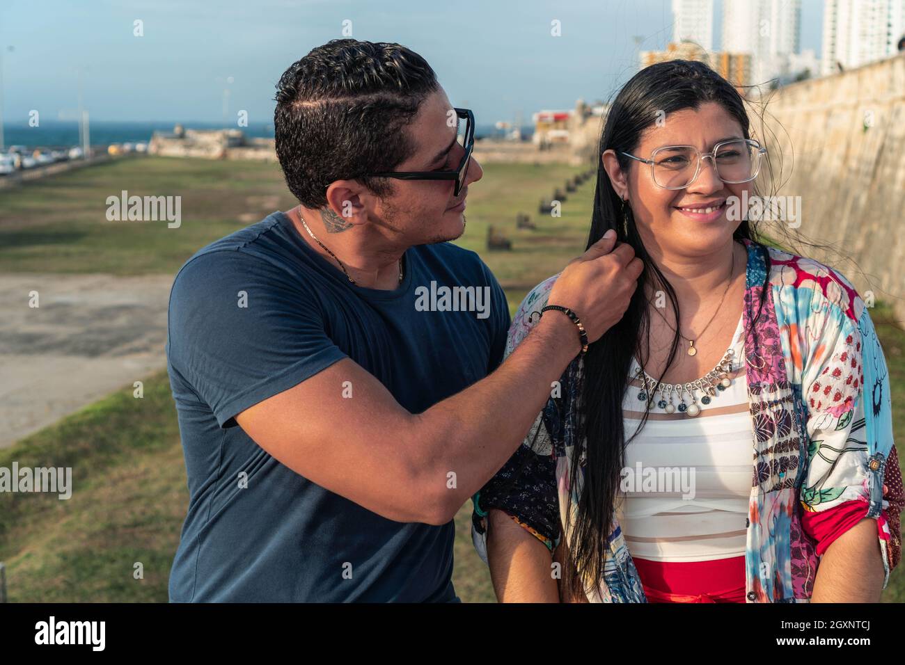 Multiethnic couple discussion hi-res stock photography and images - Alamy