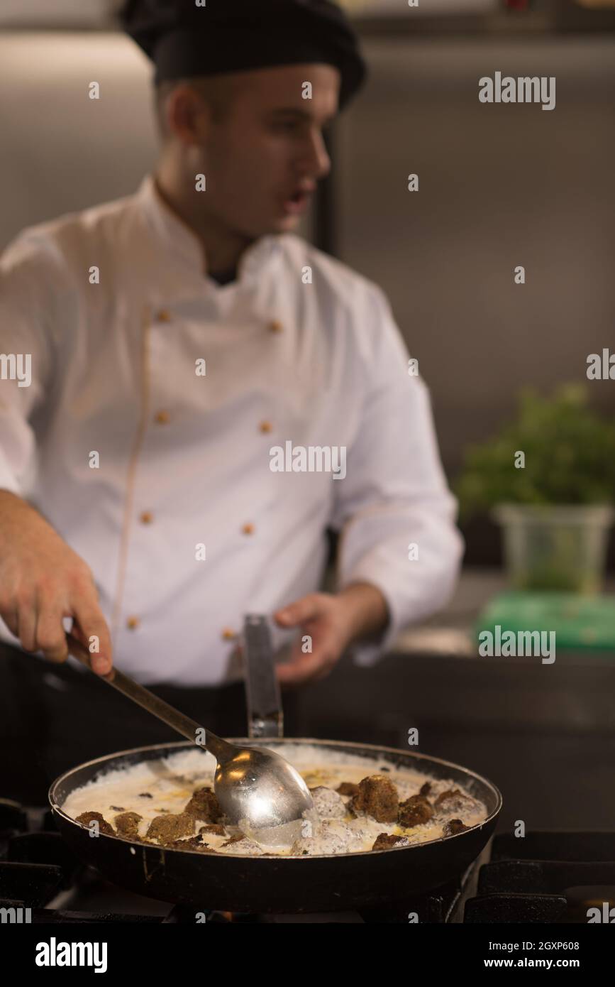 Master wok hi-res stock photography and images - Alamy