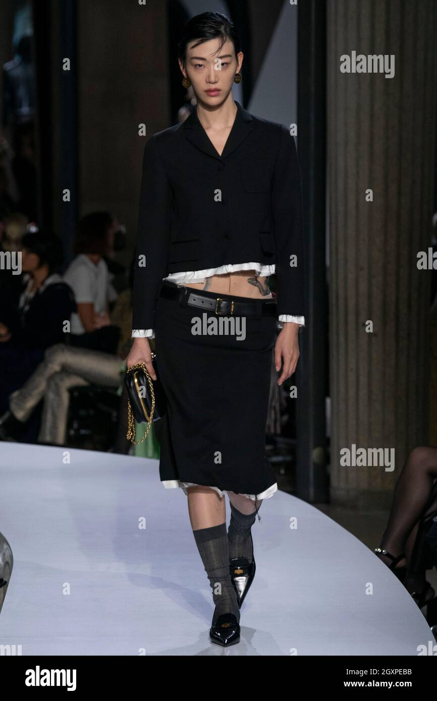 Paris, Frankreich. 05th Oct, 2021. MIU MIU SS22 runway during Paris ...