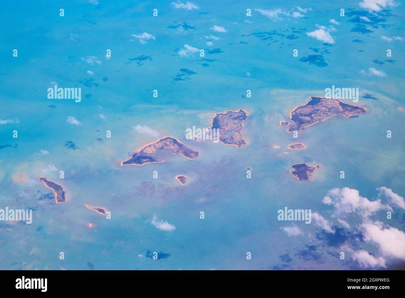 Islands from above hi-res stock photography and images - Alamy