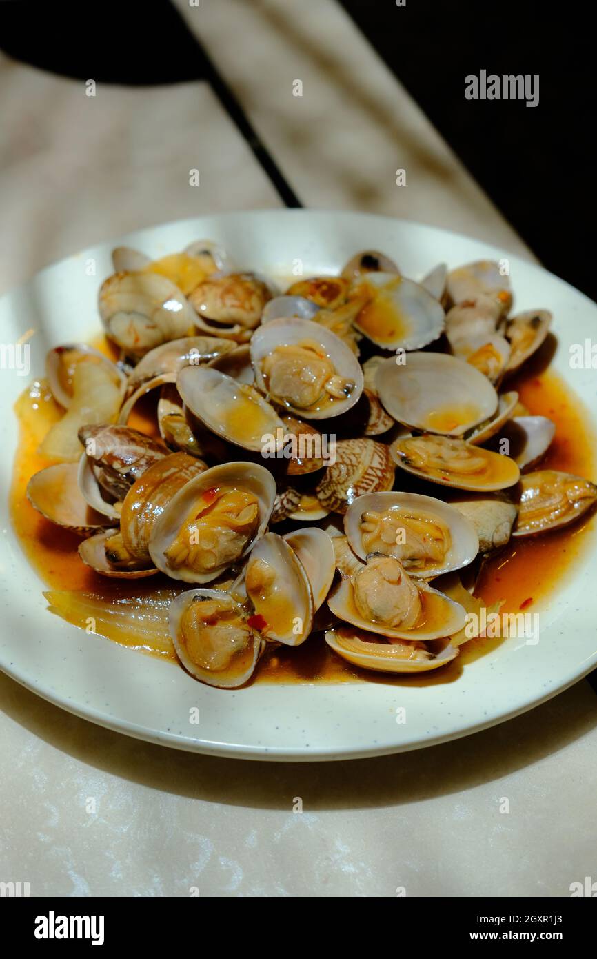 Baby clams hi-res stock photography and images - Alamy