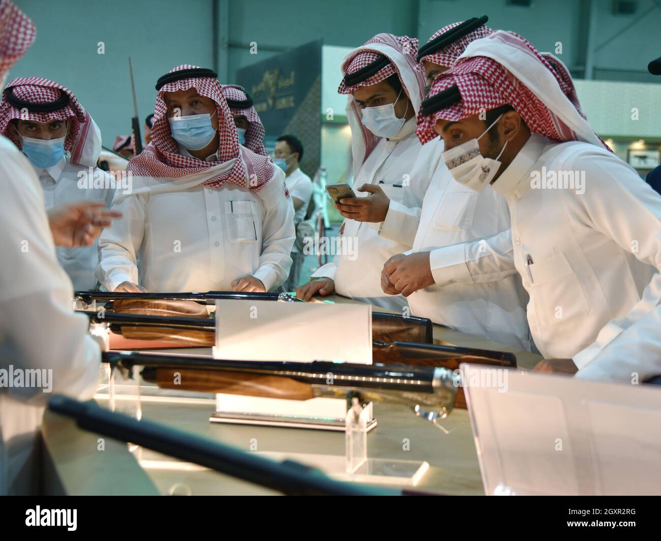 Riyadh, Saudi Arabia. 5th Oct, 2021. Visitors look at guns during the ...