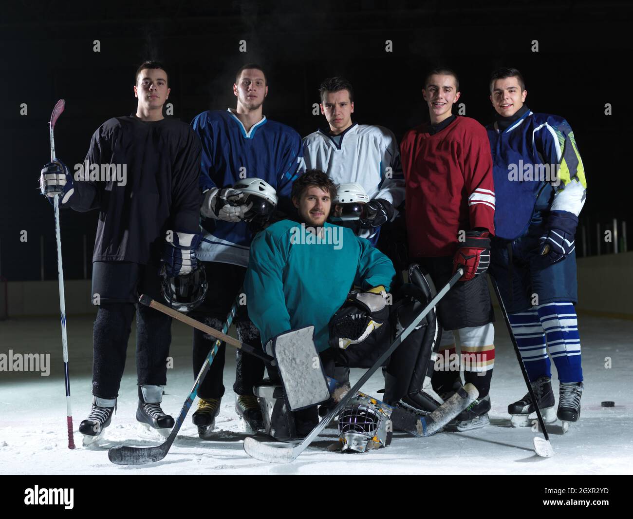 Ice hockey players team group hi-res stock photography and images - Alamy