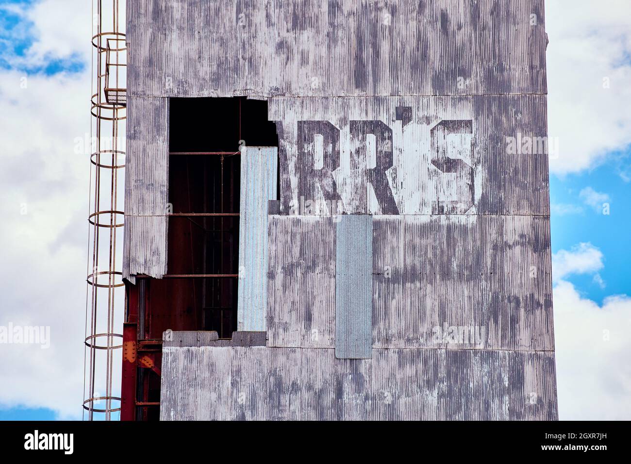 Building falling hi-res stock photography and images - Alamy