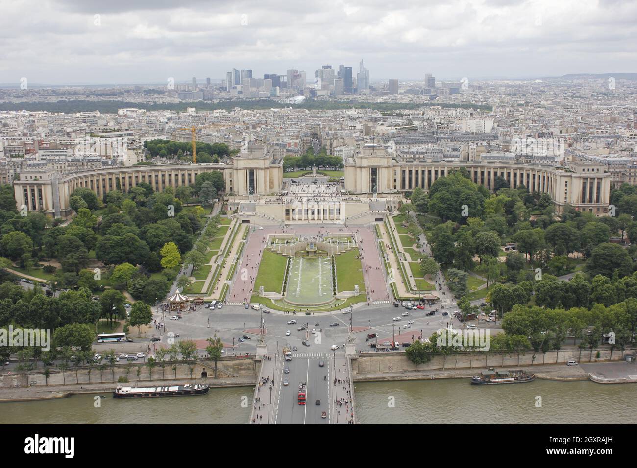 Eiffel tower from distance hi-res stock photography and images - Alamy