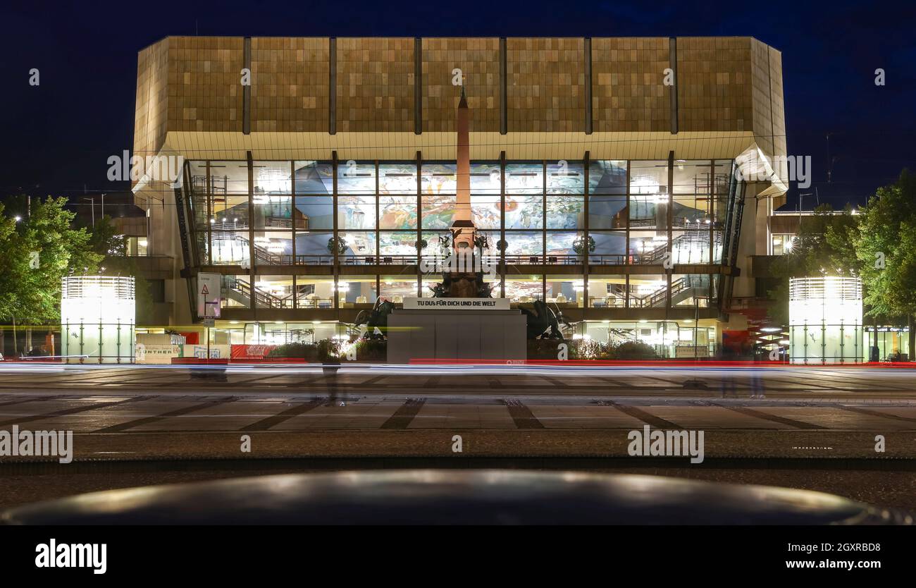 Leipzig, Germany. 04th Oct, 2021. Passers-by and guests walk across ...