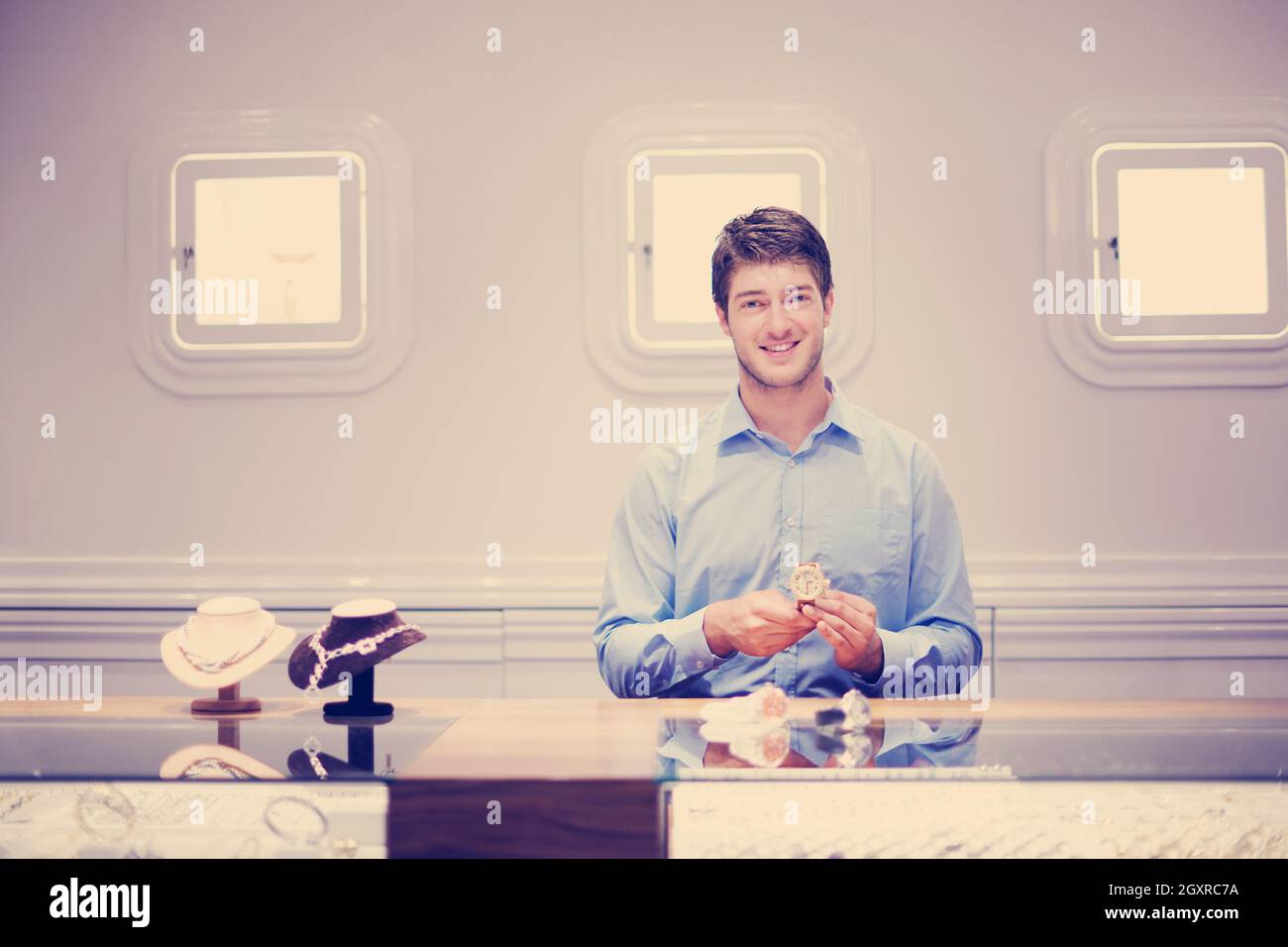 Man selling diamond hi-res stock photography and images - Alamy