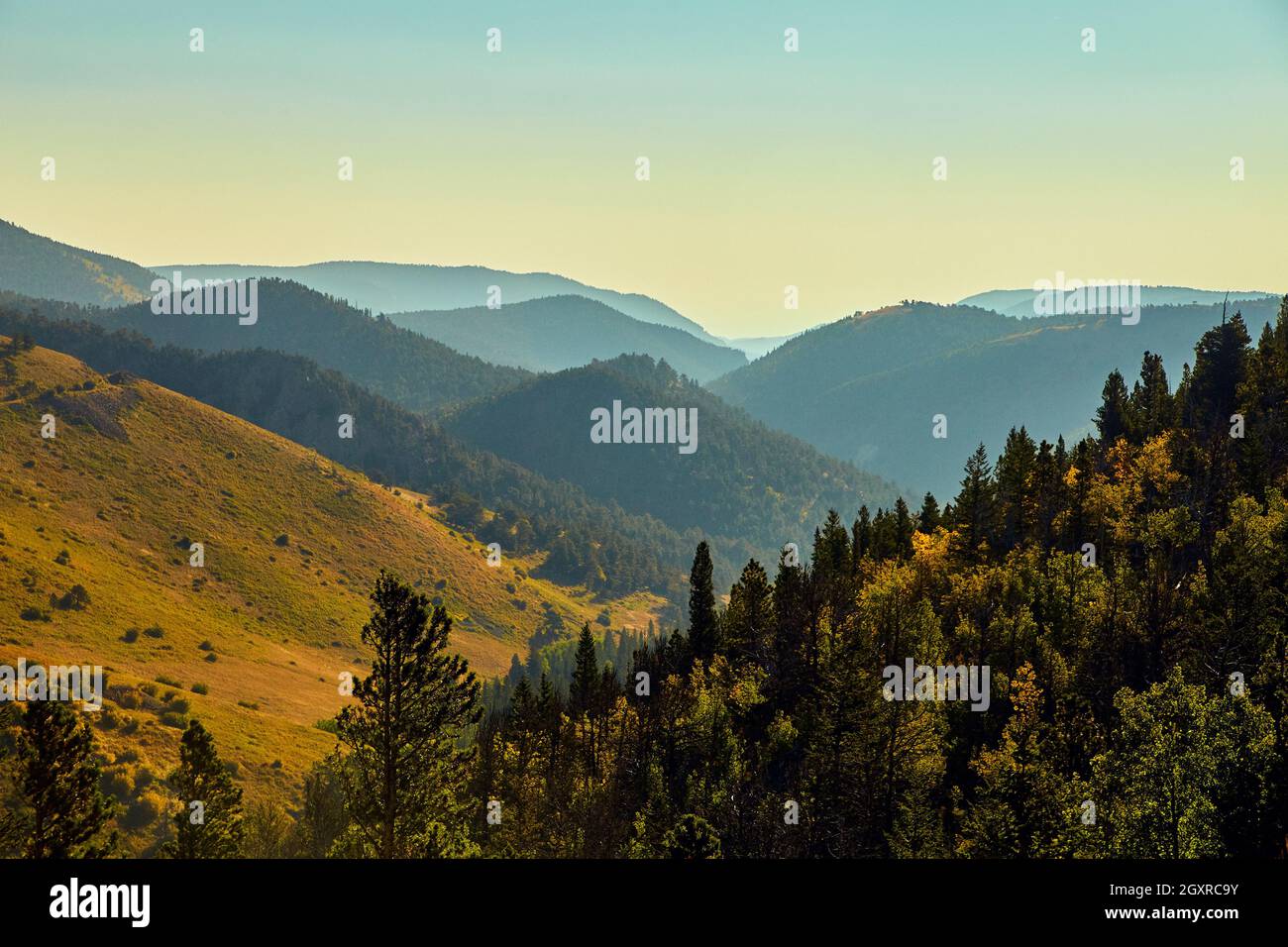 Layers of mountains hi-res stock photography and images - Alamy