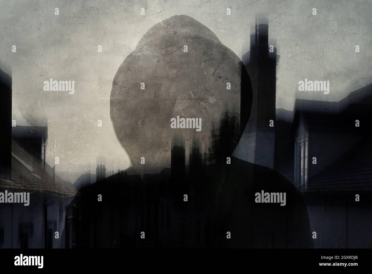 Spooky figure outside shadow hi-res stock photography and images - Alamy