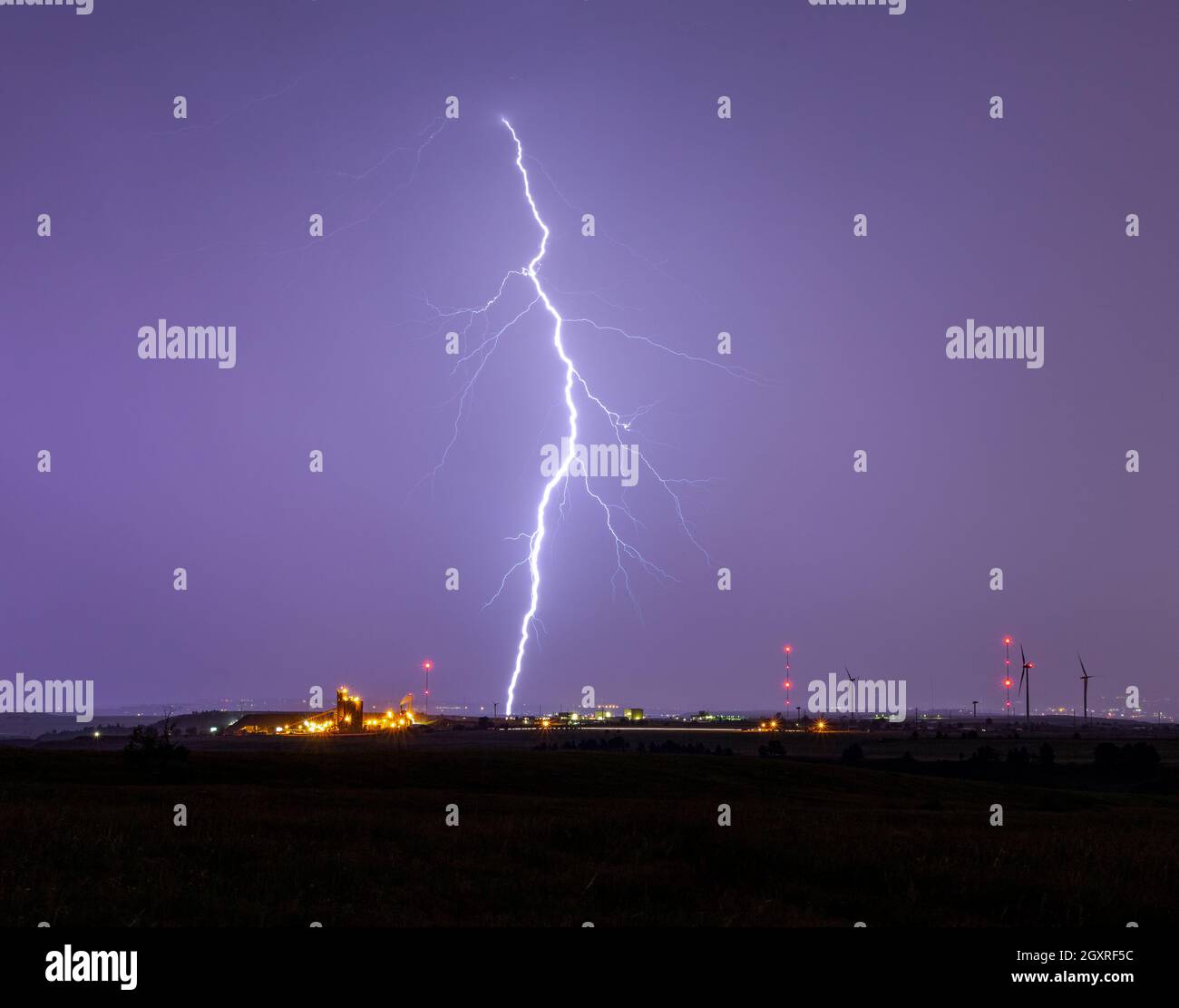 Intense night lightning ground hi-res stock photography and images - Alamy